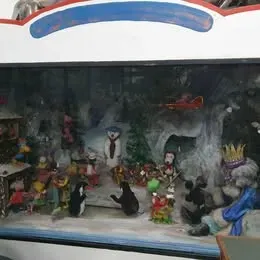 Vintage automated puppet show - UNIQUE EXPENSIVE ELITE GARDEN ECOR