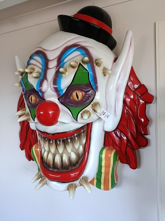 Scary Clown resin statue - UNIQUE EXPENSIVE ELITE GARDEN ECOR